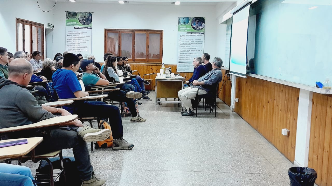 Ponen en valor la importancia de la UNCo en territorios provinciales ...